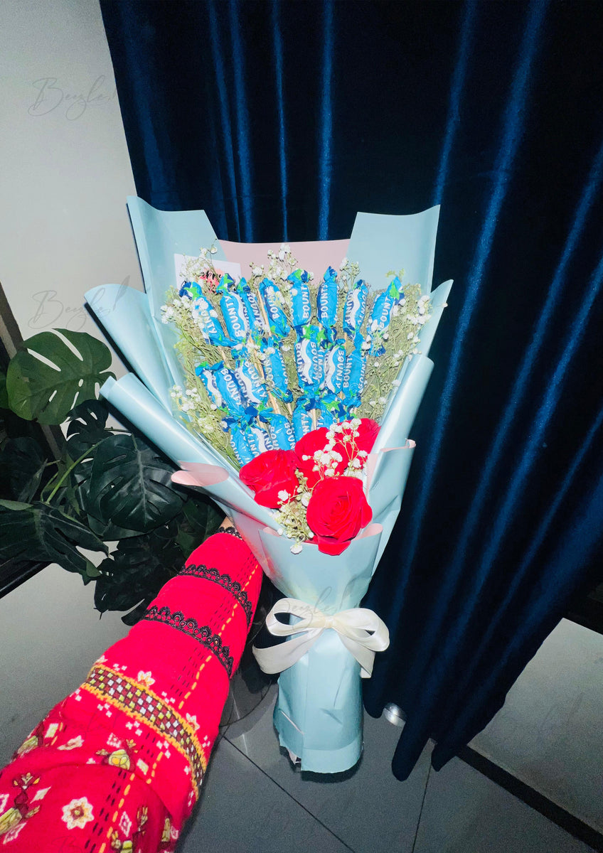 Bounty Chocolate Bouquet with Roses – Perfect Gift for Any Occasion ...